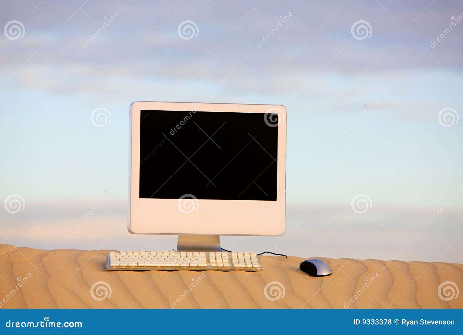 Desert Computer stock photo. Image of screen, work, mouse - 9333378