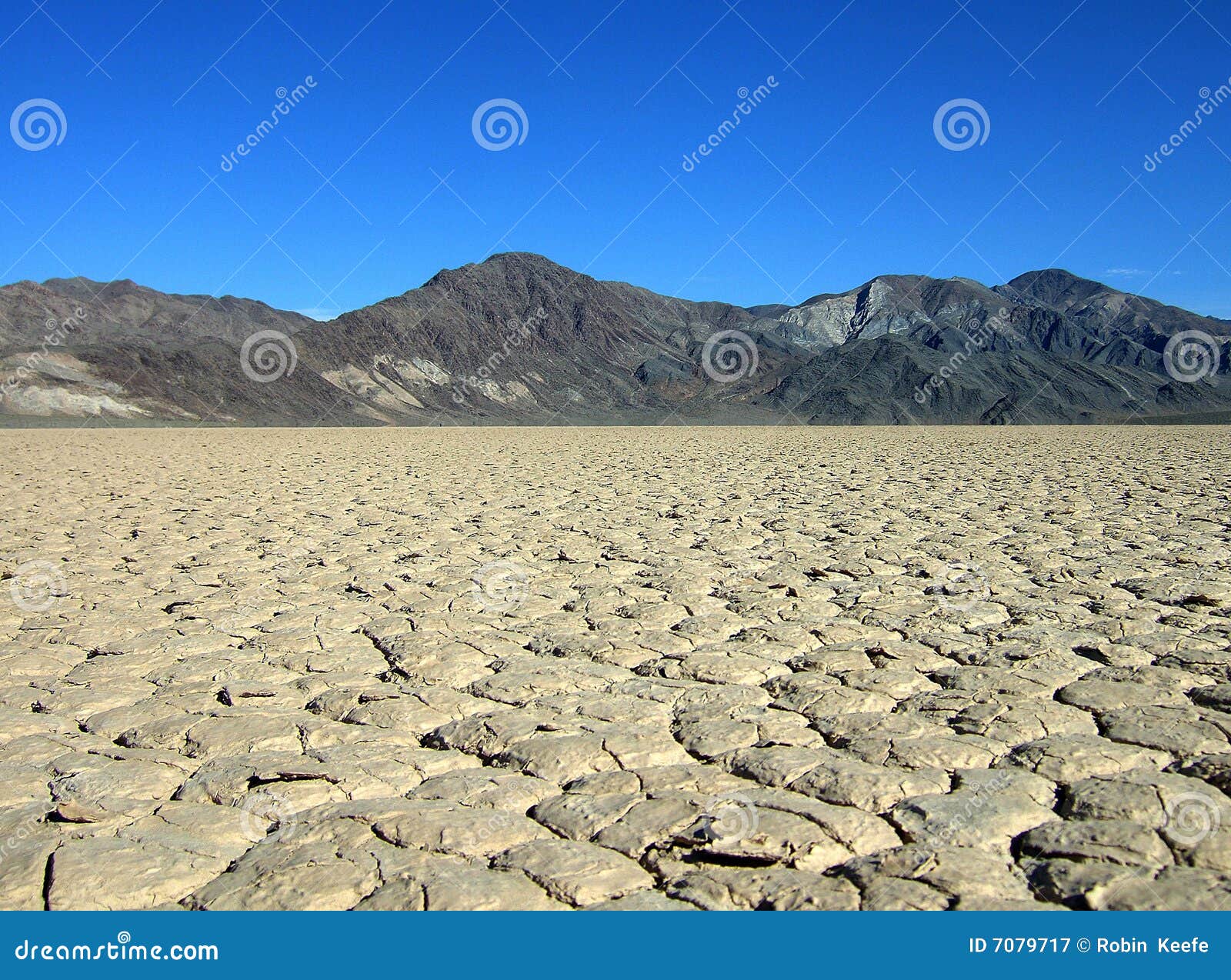 Desert Dry Lake stock image. Image of loneliness, mountains - 7079717
