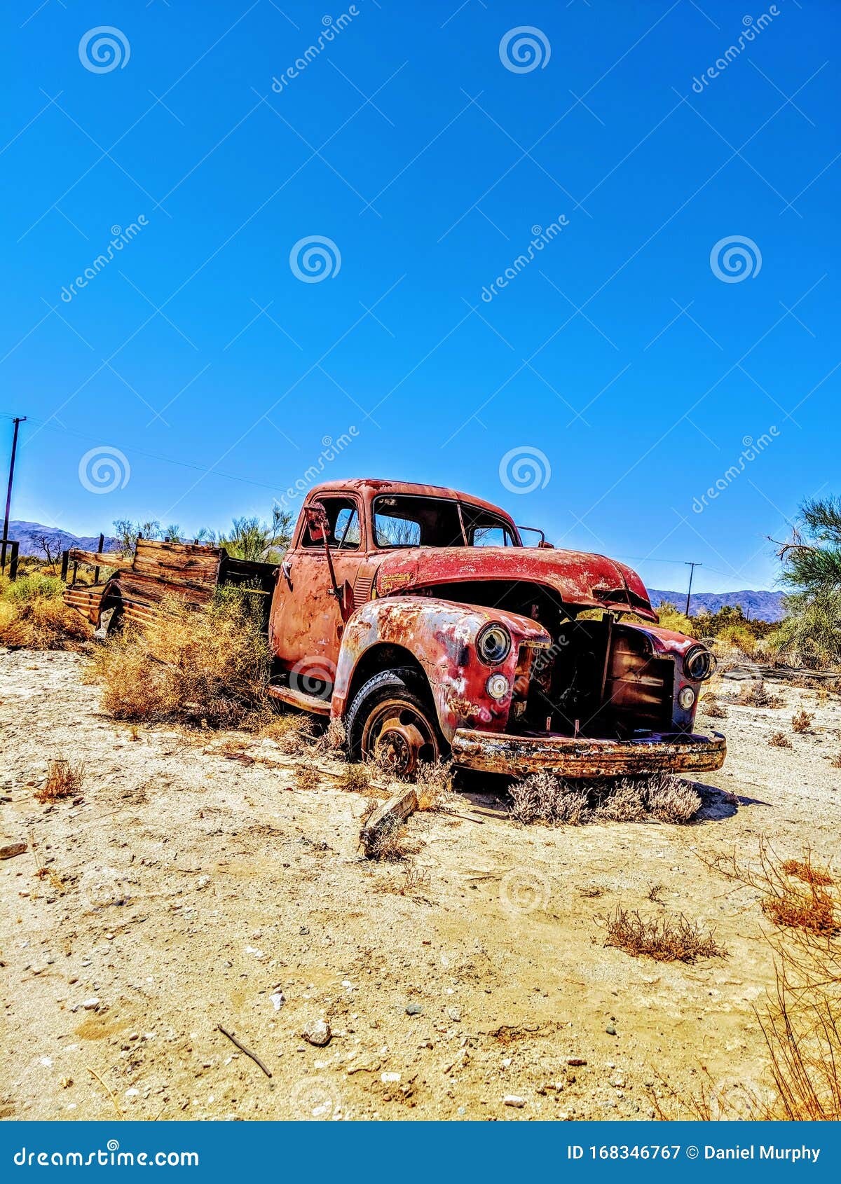 Desert Hot Abandoned Rusty Metal Wasteland Editorial Photography ...