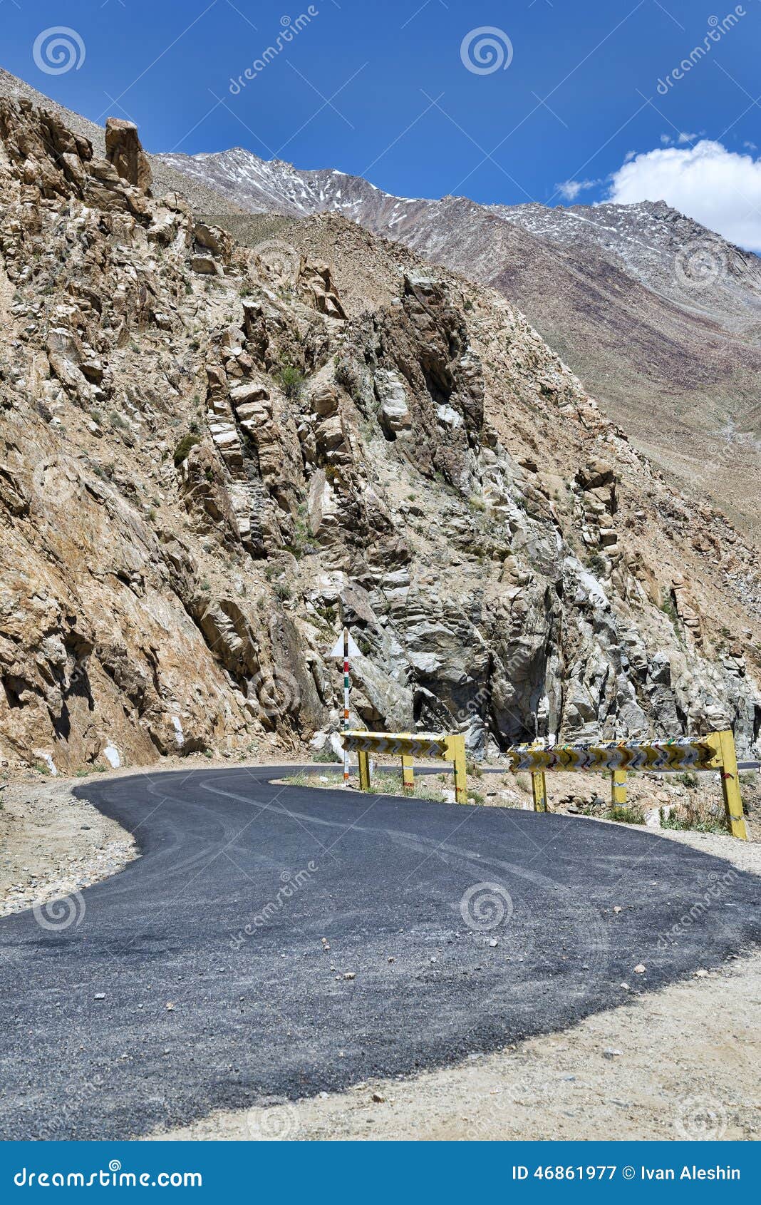 Desert mountain road turn stock image. Image of landscape - 46861977