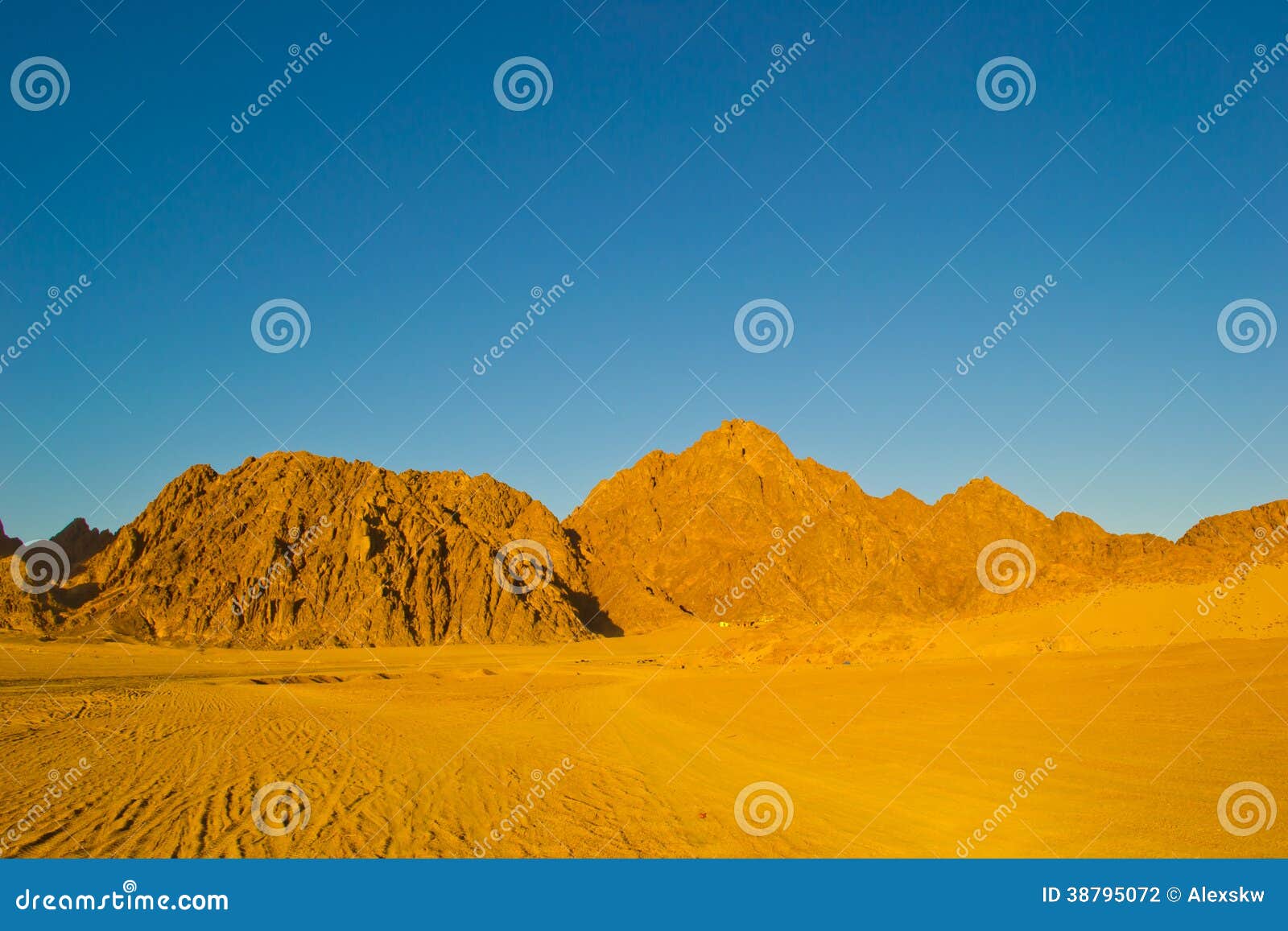 Desert at sunset stock photo. Image of light, courage - 38795072