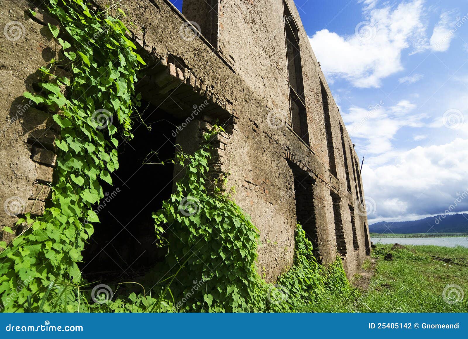 A deserted building stock photo. Image of shack, deserted - 25405142