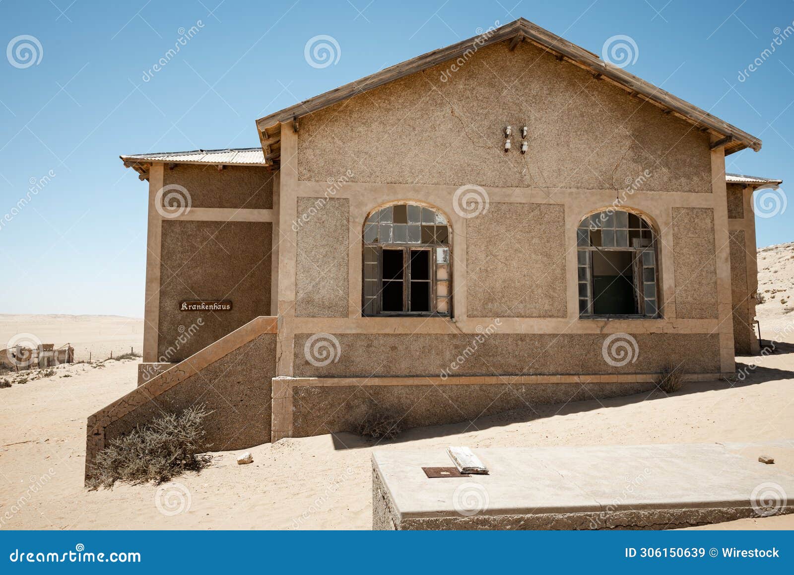 Deserted Building in an Old Desert Town Stock Image - Image of empty ...