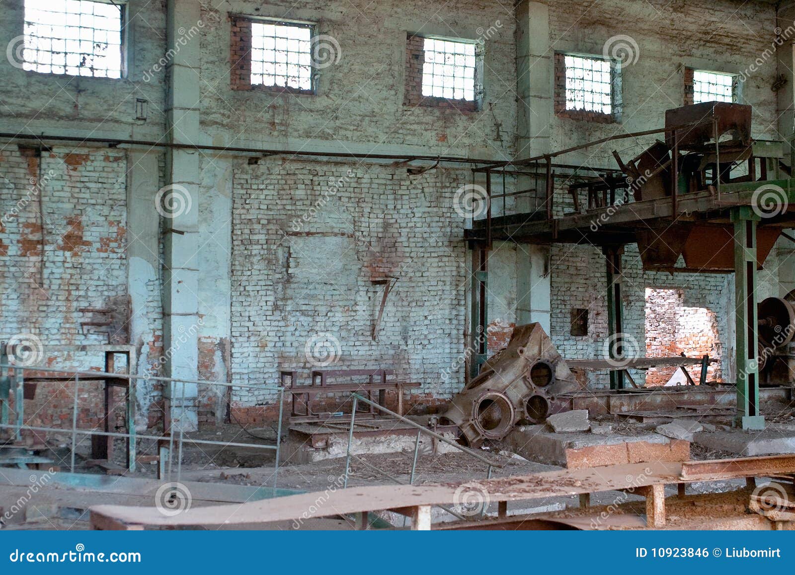 Deserted factory stock photo. Image of workshop, abandoned - 10923846