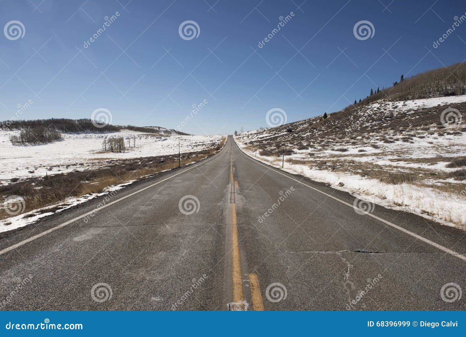 Deserted Road in the Desert, USA Stock Image - Image of path, mountains ...