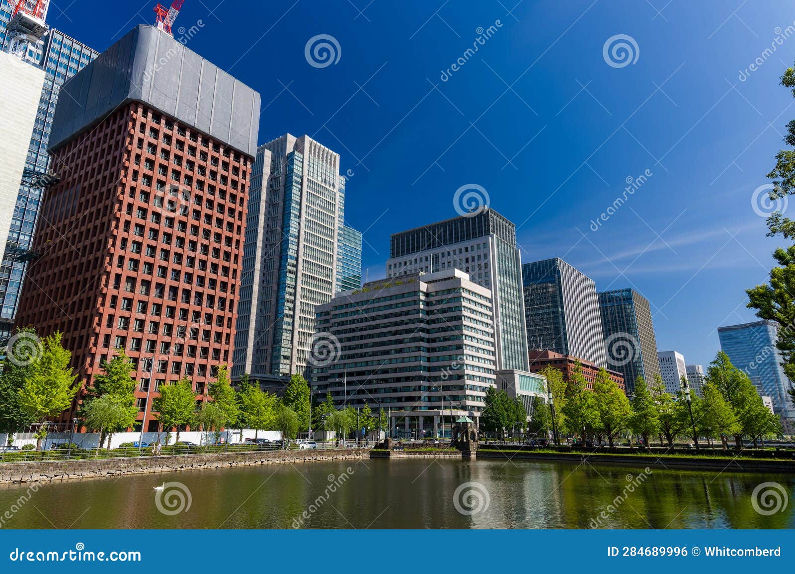 Deserted Squares in Central Tokyo during a Hot Summers Day Stock Photo ...
