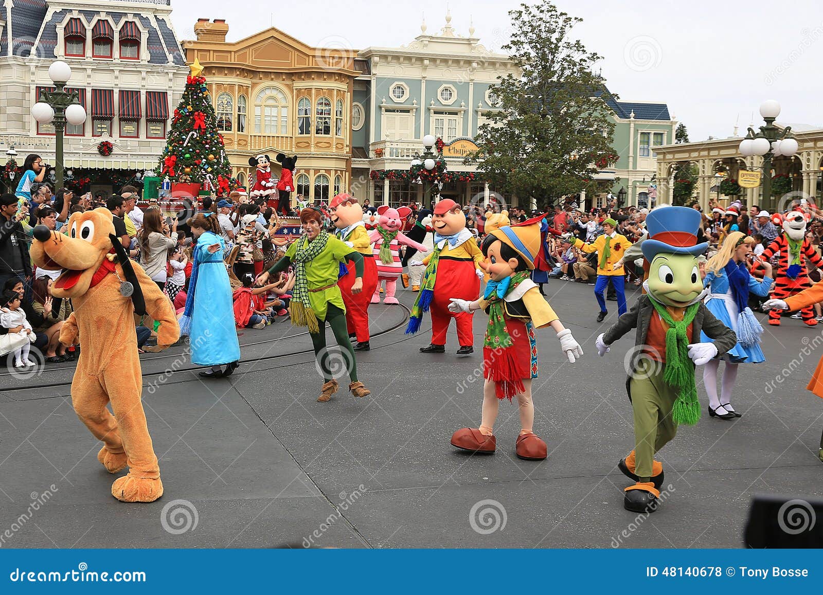 Desfile De La Navidad De Disney Foto de archivo editorial - Imagen de ...