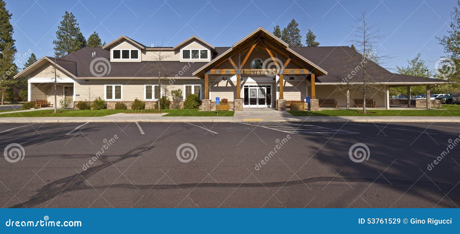 Deshutes Public Library Sisters Oregon. Stock Image - Image of learning ...
