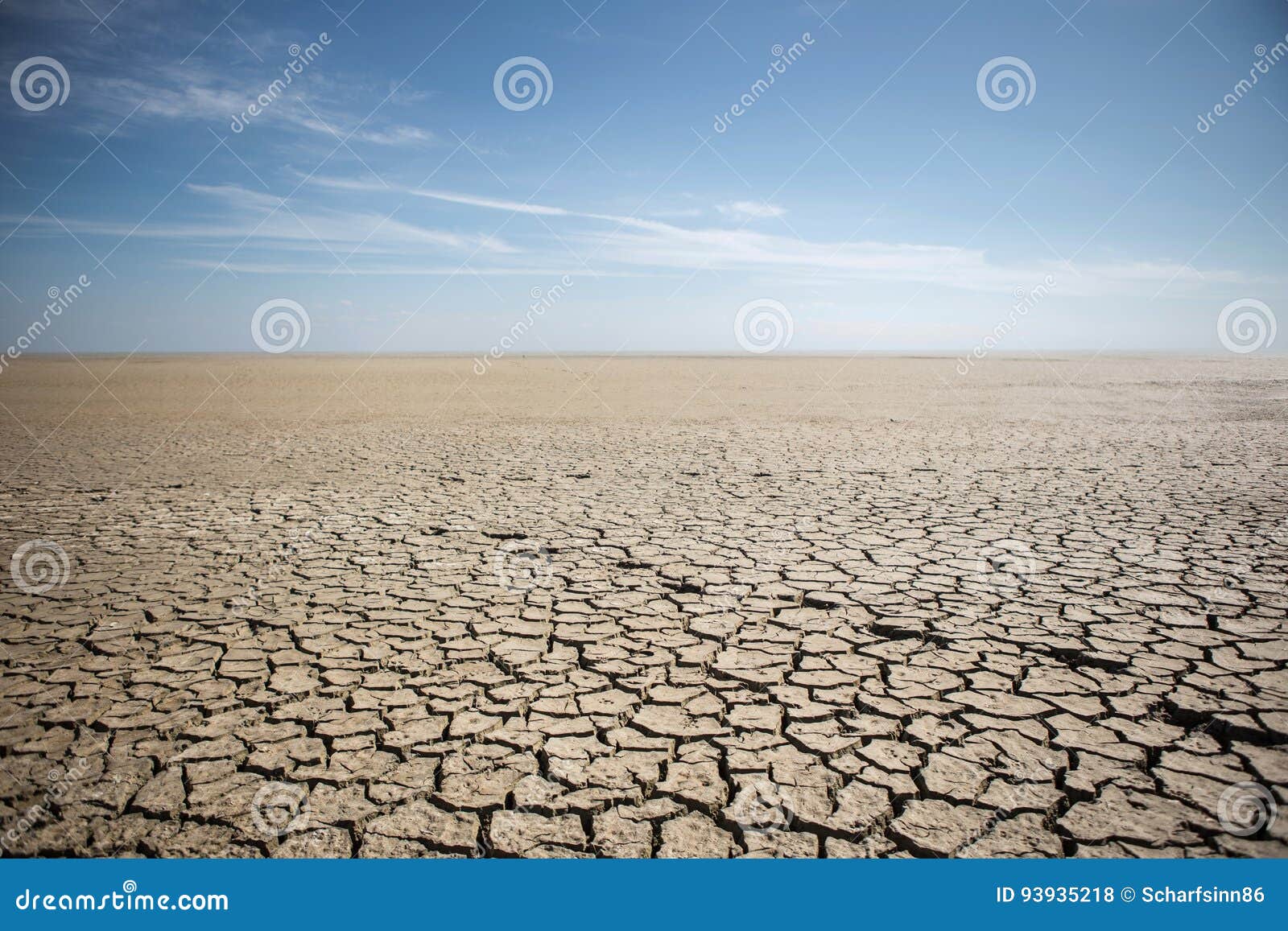 Desierto agrietado seco foto de archivo. Imagen de suciedad - 93935218