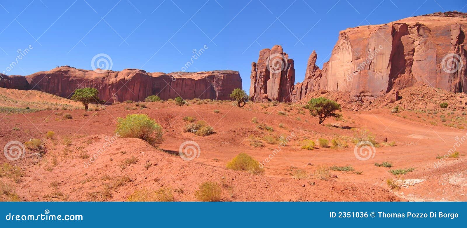Desierto Con Las Rocas Rojas Foto de archivo - Imagen de amor, arizona ...