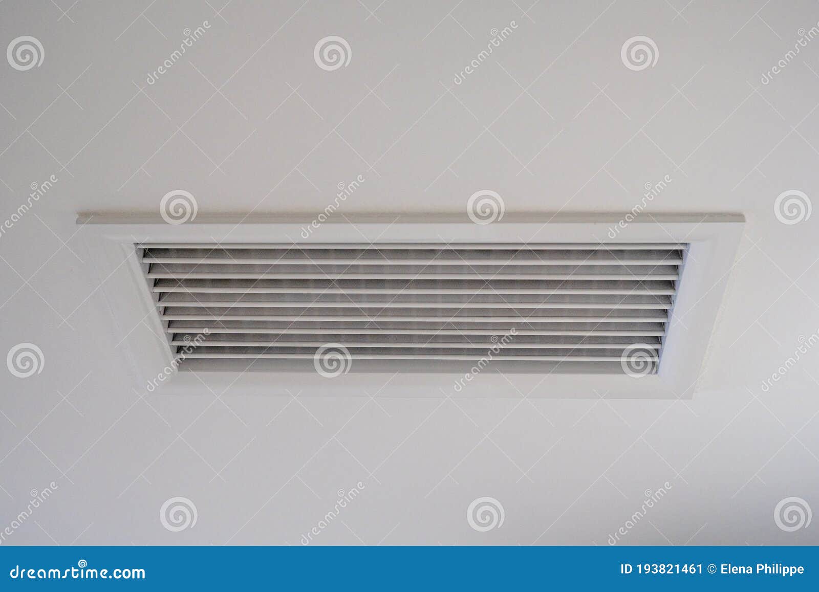 Design and Details of the Modern Device Ceilings in the Room. Devices ...