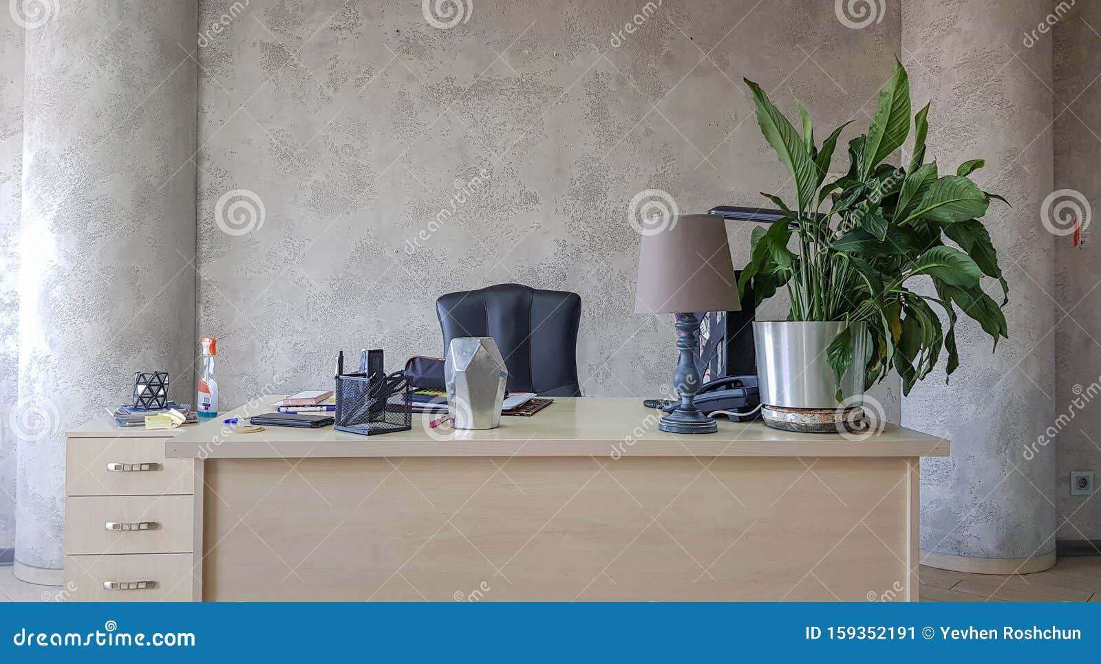 Design of a Workplace in the Office with Modern Equipment and Amenities ...