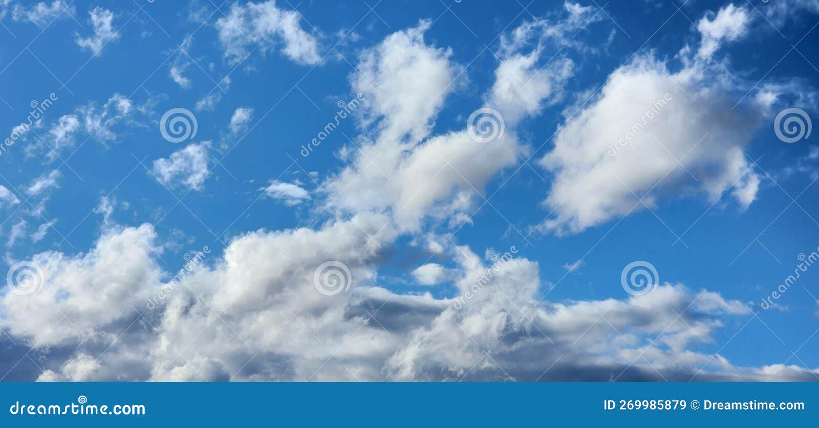 Designer Clouds Descend upon the Heavens Stock Image - Image of daytime ...