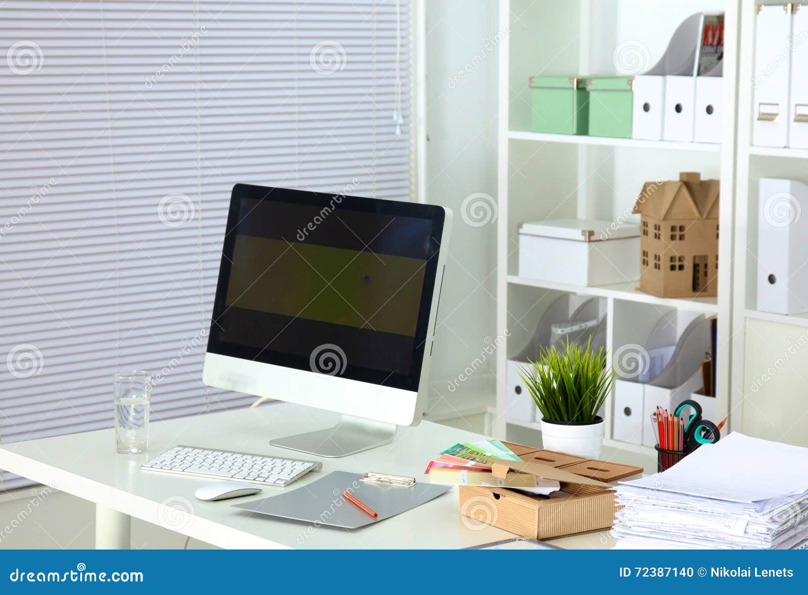 333 Simple Working Place Room Stock Photos - Free & Royalty-Free Stock ...