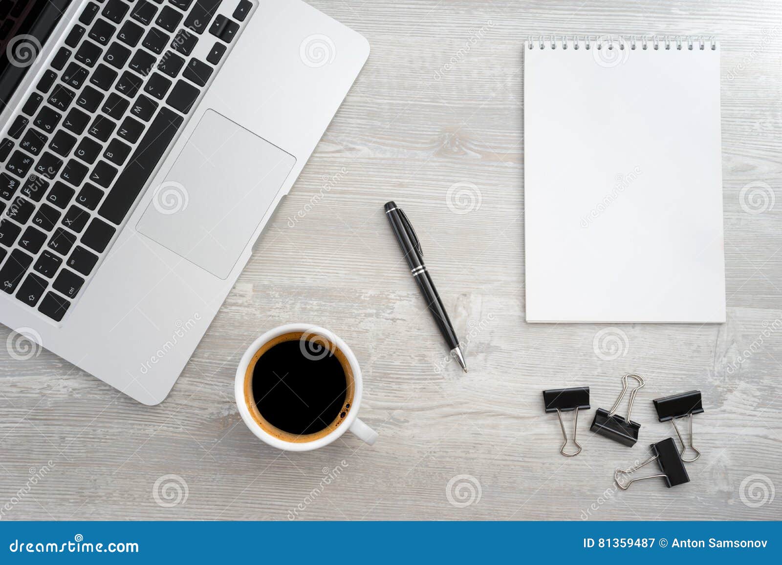 Desktop Dell'ufficio, Blocco Note Immagine Stock - Immagine di carta ...