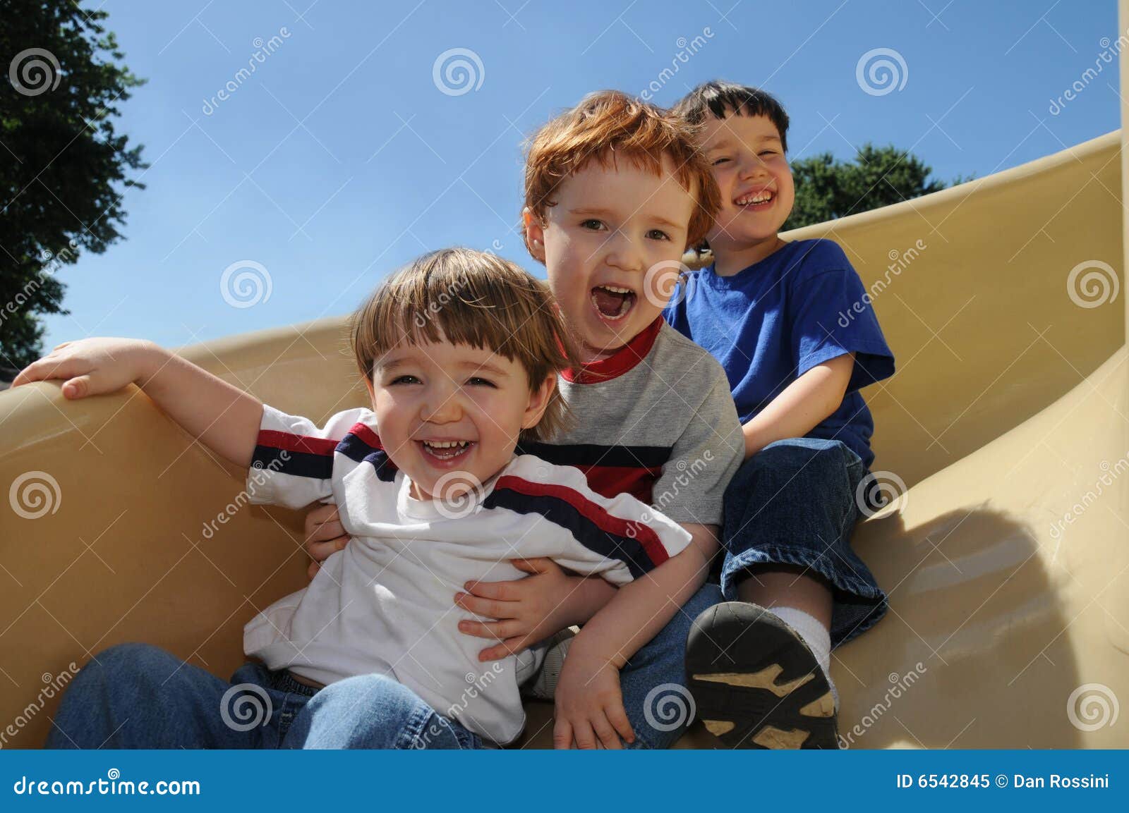 Deslizar la diversión imagen de archivo. Imagen de deslizamiento - 6542845