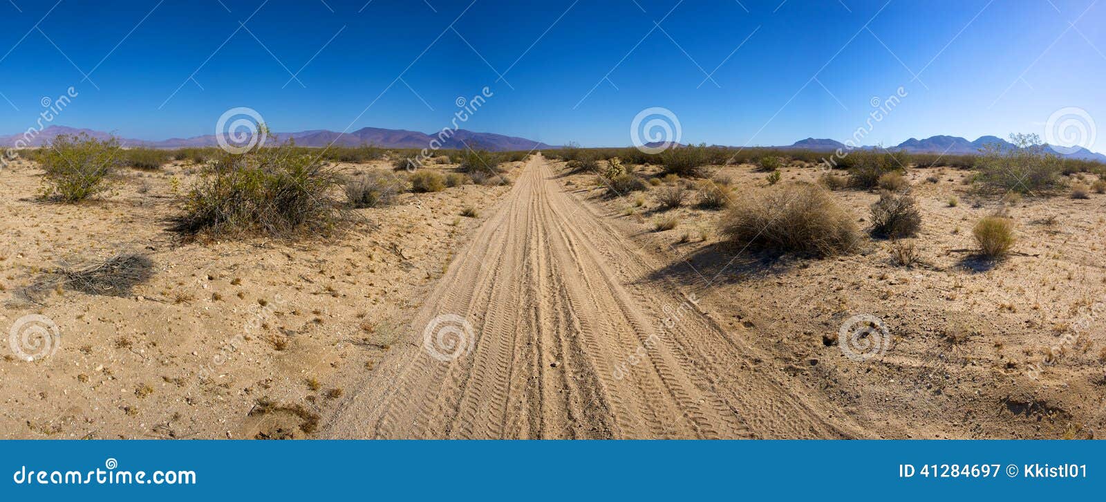 Desolate Mojave Desert Road Stock Image - Image of dust, onward: 41284697