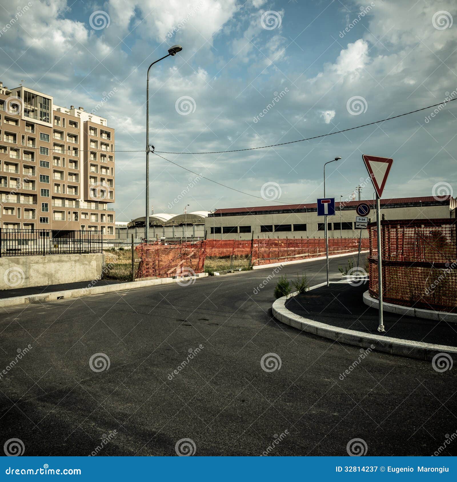 Desolate suburb landscape stock image. Image of suburb - 32814237