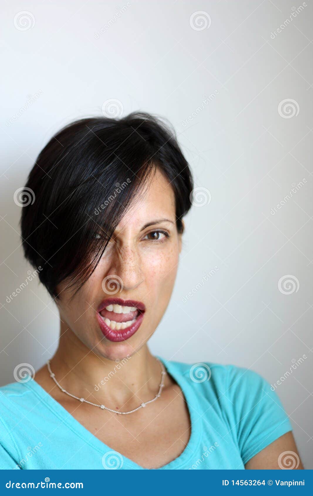 Desprecio de Latina foto de archivo. Imagen de cara, disgustado - 14563264