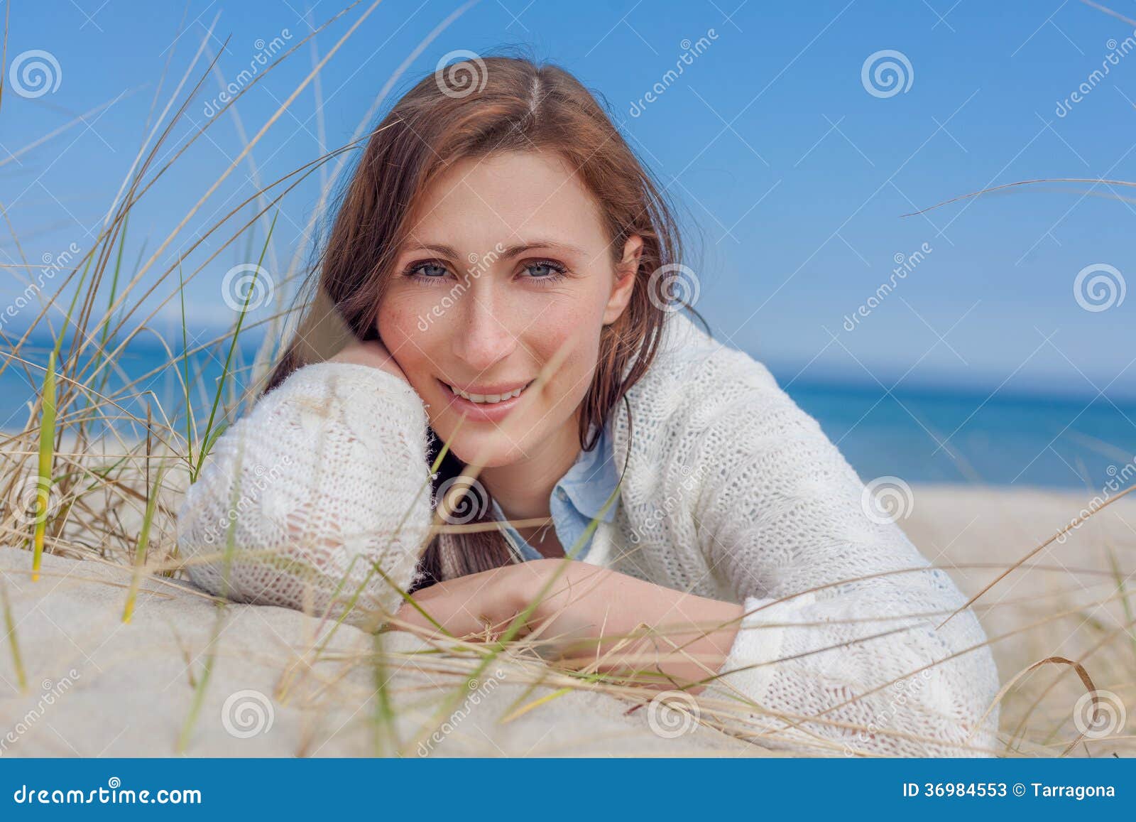 Despreocupado imagen de archivo. Imagen de hermoso, costa - 36984553