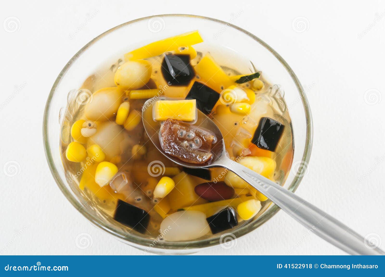 Dessert Chinois, Haricots Assortis En Sirop De Longan Photo stock ...