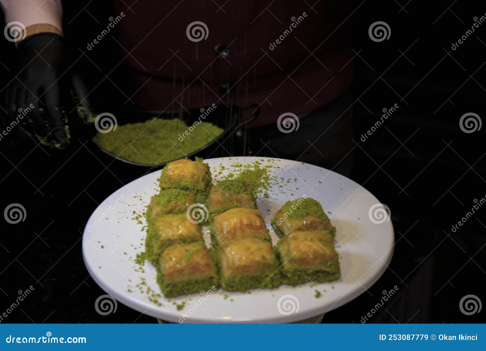 Dessert De Style Turc Baklava. Image stock - Image du isolement ...