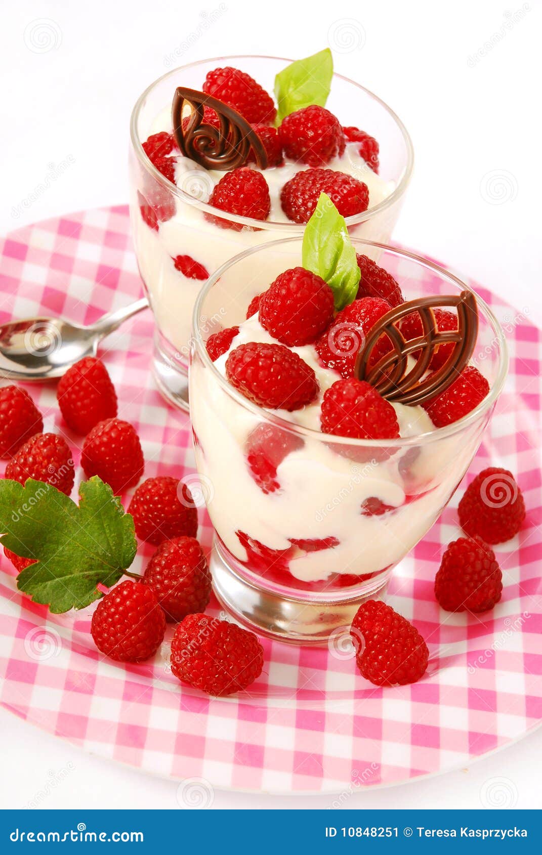 Dessert del lampone immagine stock. Immagine di partito - 10848251