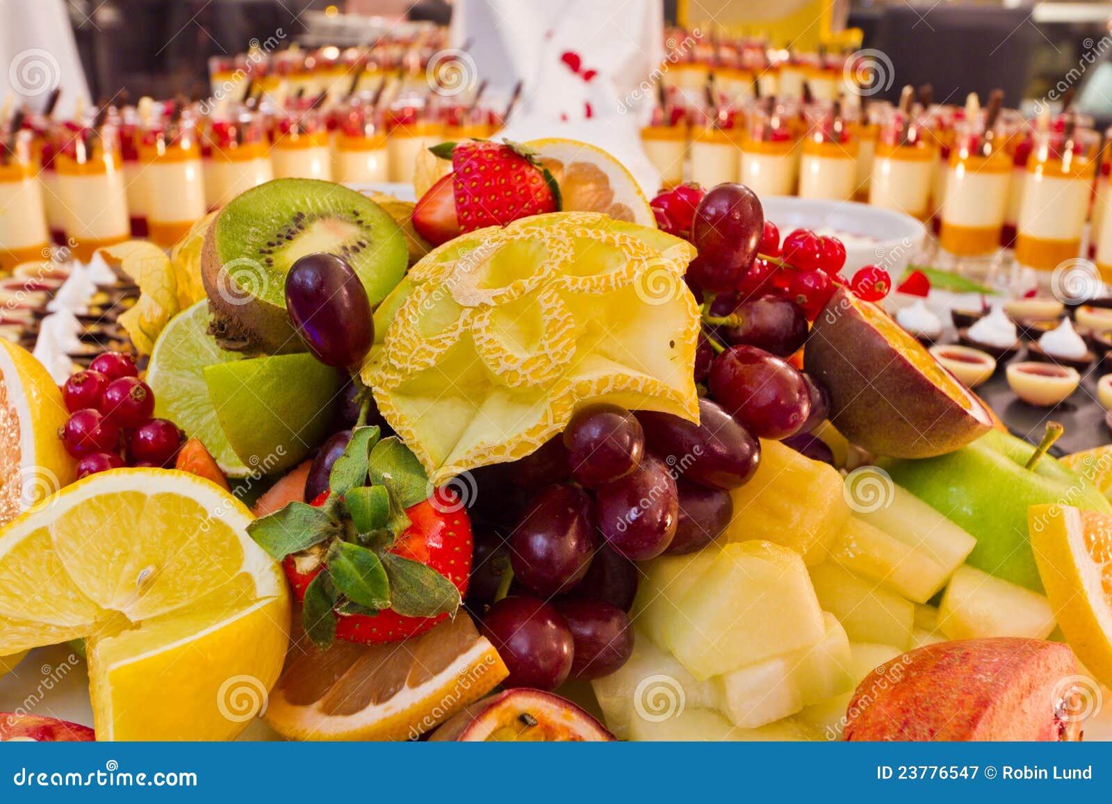 Dessert Della Frutta Del Buffet Immagine Stock - Immagine di ...