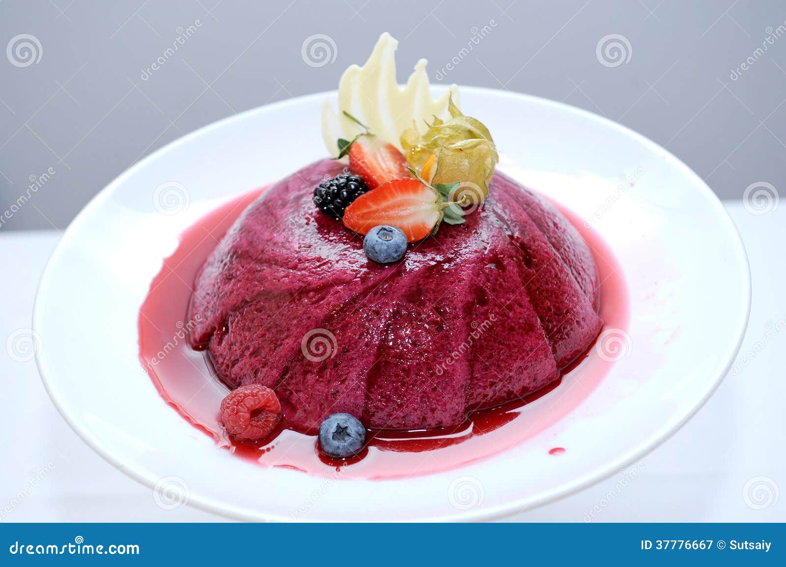 Dessert fresh fruit stock image. Image of leaf, gelatin - 37776667