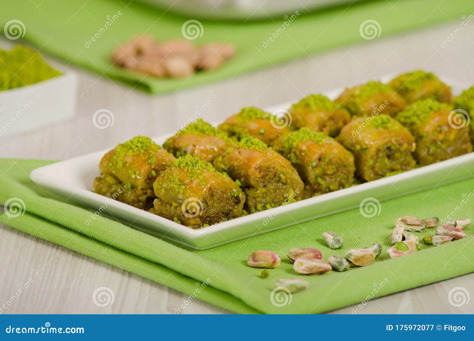 Dessert Turc De Cuisine Turque Baklava Image stock - Image of gâteau ...