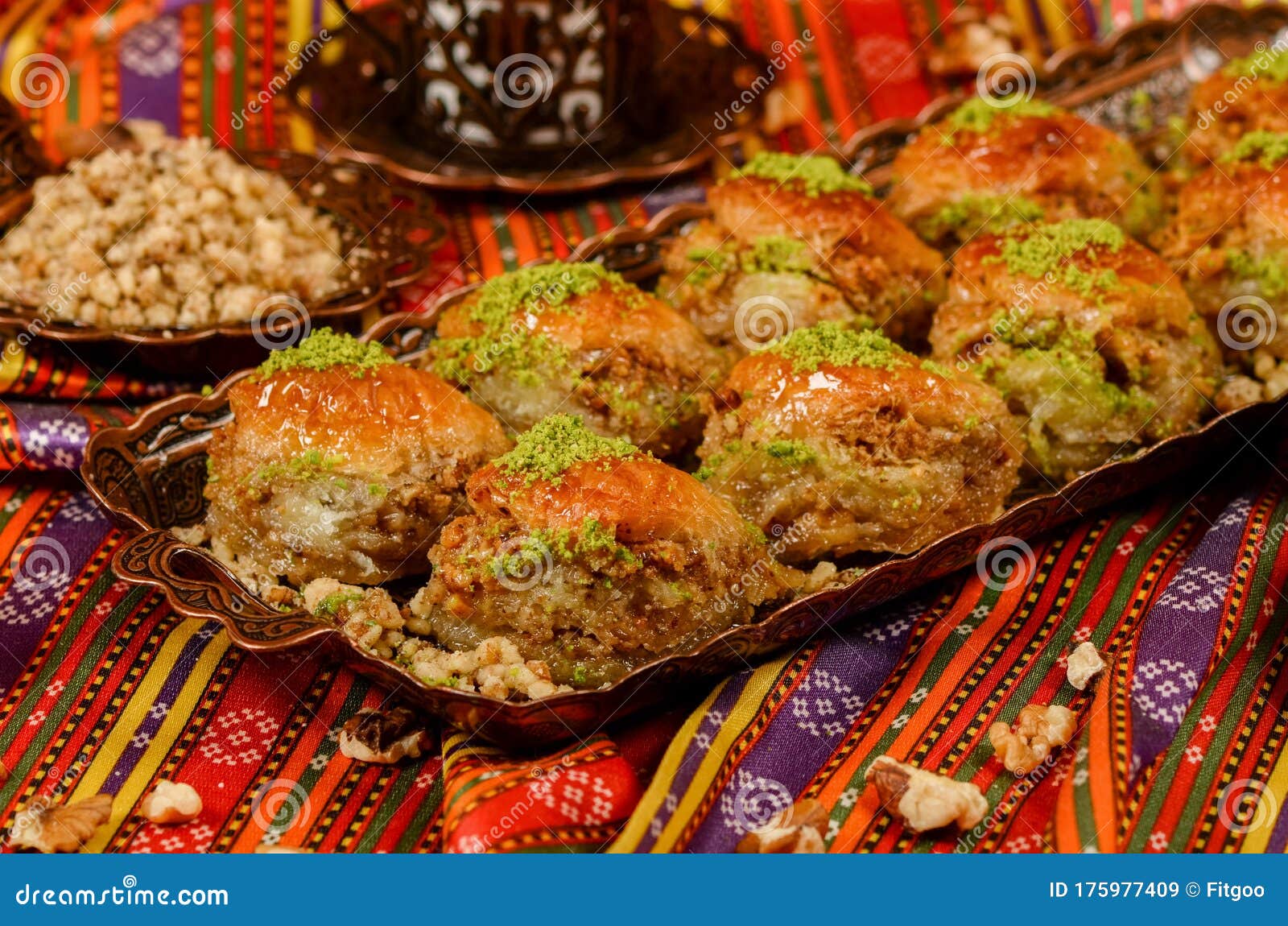 Dessert Turc De Cuisine Turque Baklava Image stock - Image du gâteau ...