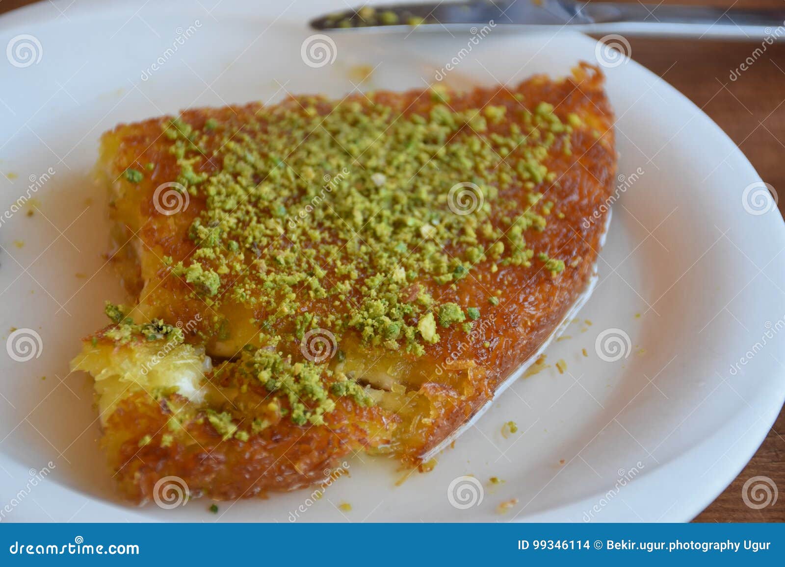 Dessert Turc Traditionnel Kunefe Photo stock - Image du oriental ...