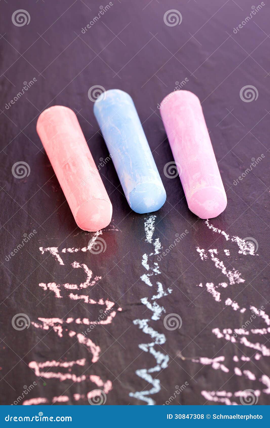 Dessin De Craie Sur Un Tableau Noir Photo stock - Image: 30847308