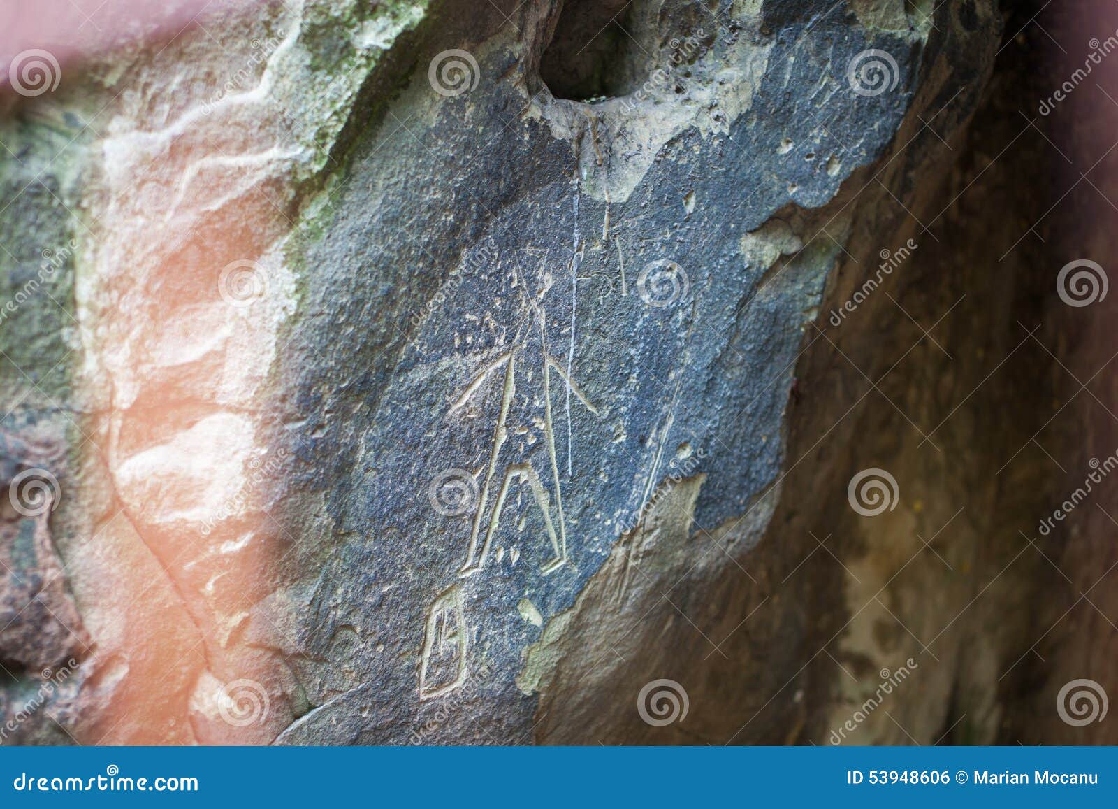 Dessin sur une roche photo stock. Image du graphisme - 53948606