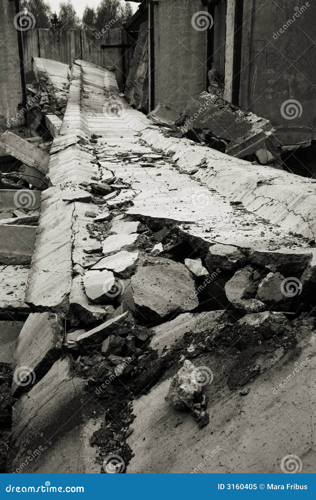 Destroyed building stock image. Image of abandoned, block - 3160405