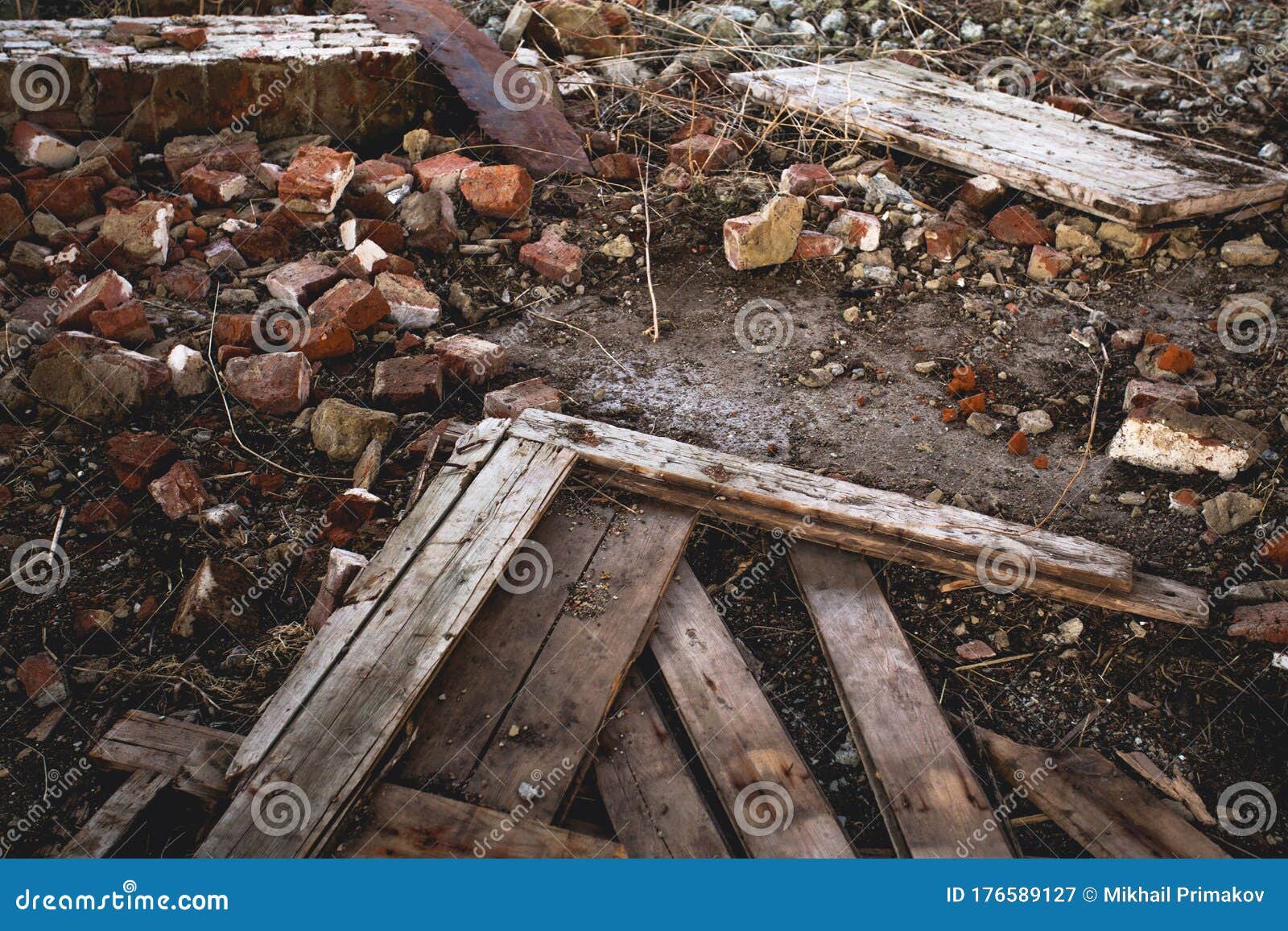 Destroyed building bricks stock image. Image of depredation - 176589127