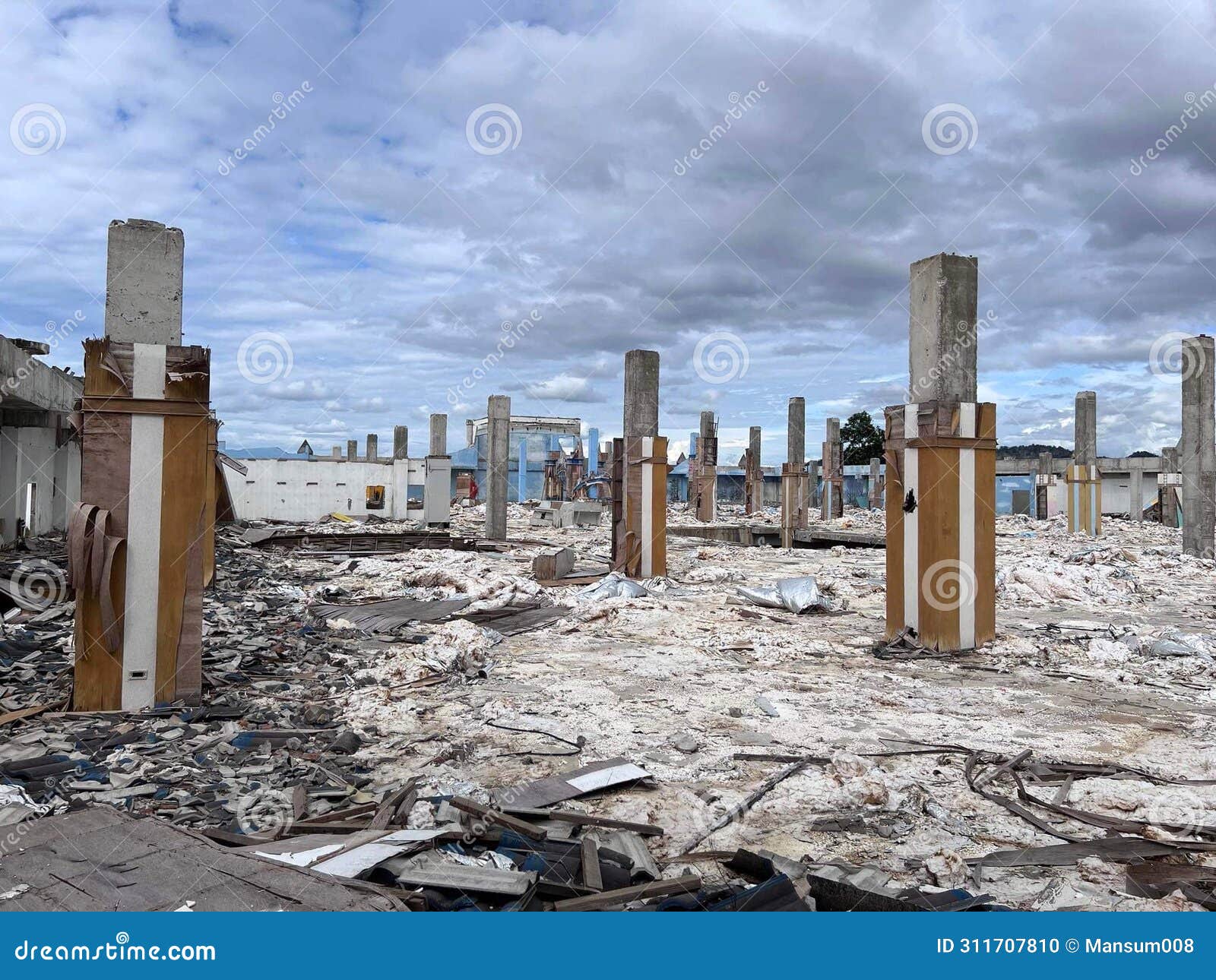Destroyed Building of the Earthquake Stock Photo - Image of demolished ...