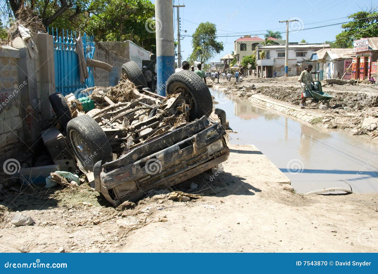 Destroyed Car editorial image. Image of gonaives, relief - 7543870