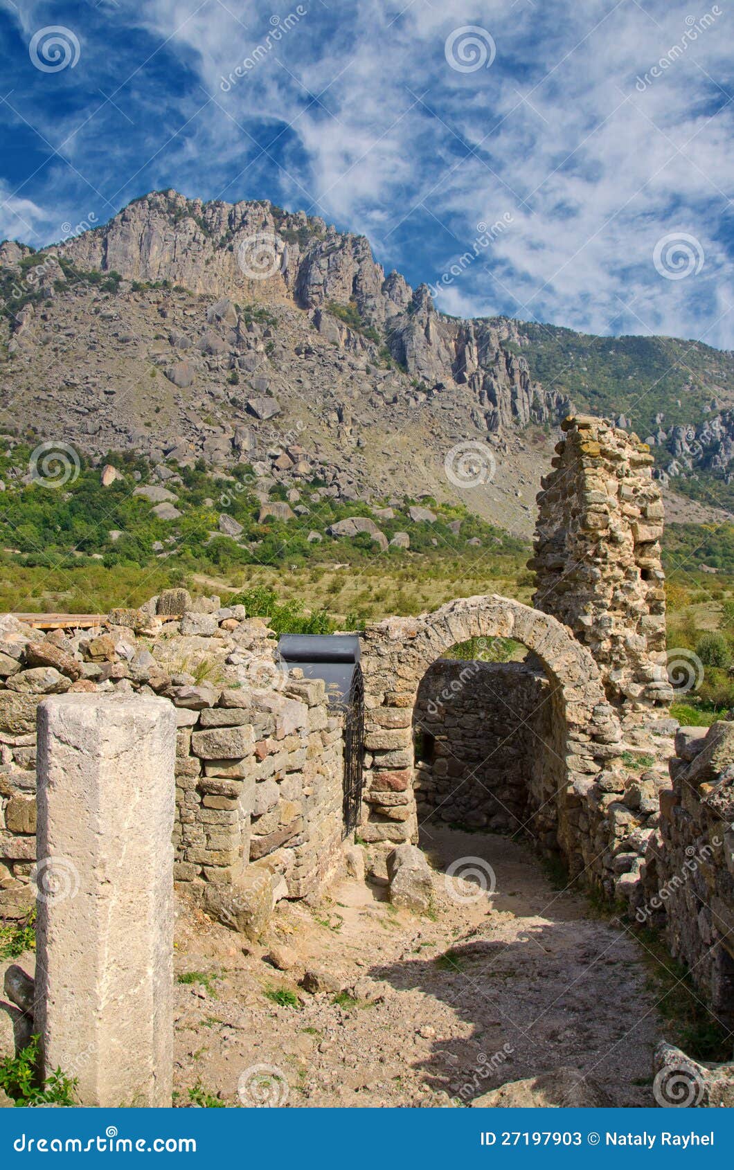 Destroyed castle stock image. Image of high, grass, fortress - 27197903