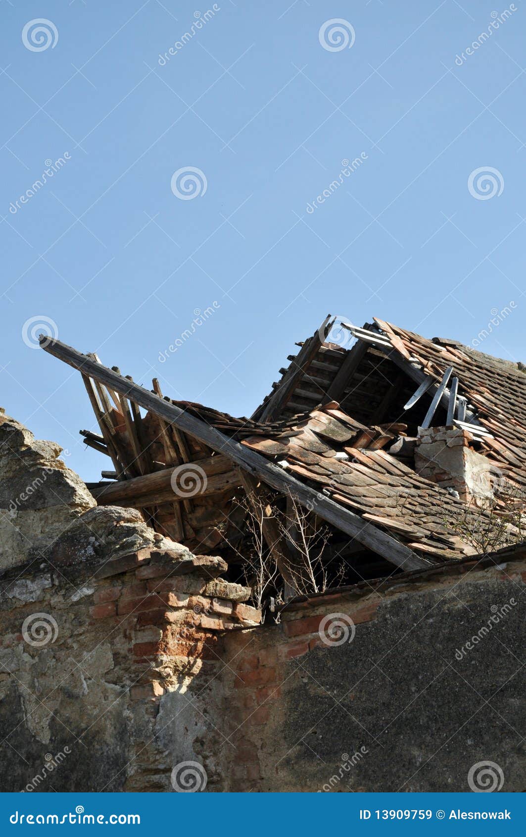 Destroyed house stock image. Image of collapsed, danger - 13909759