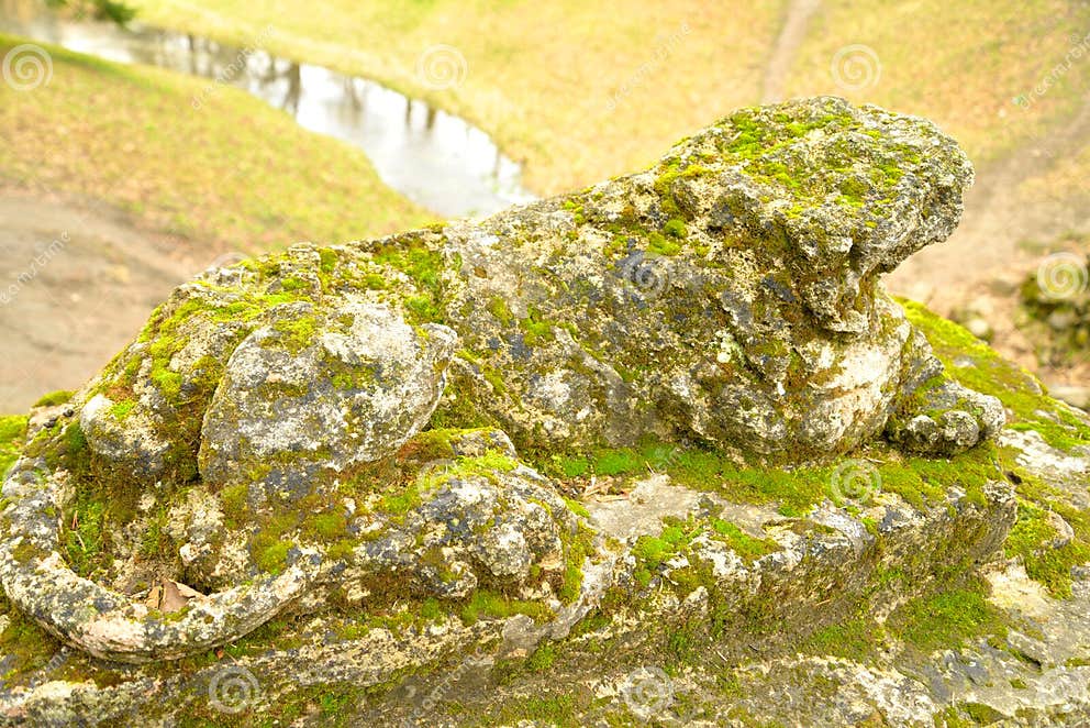 Destroyed lion statue. stock photo. Image of lion, symbol - 70797014
