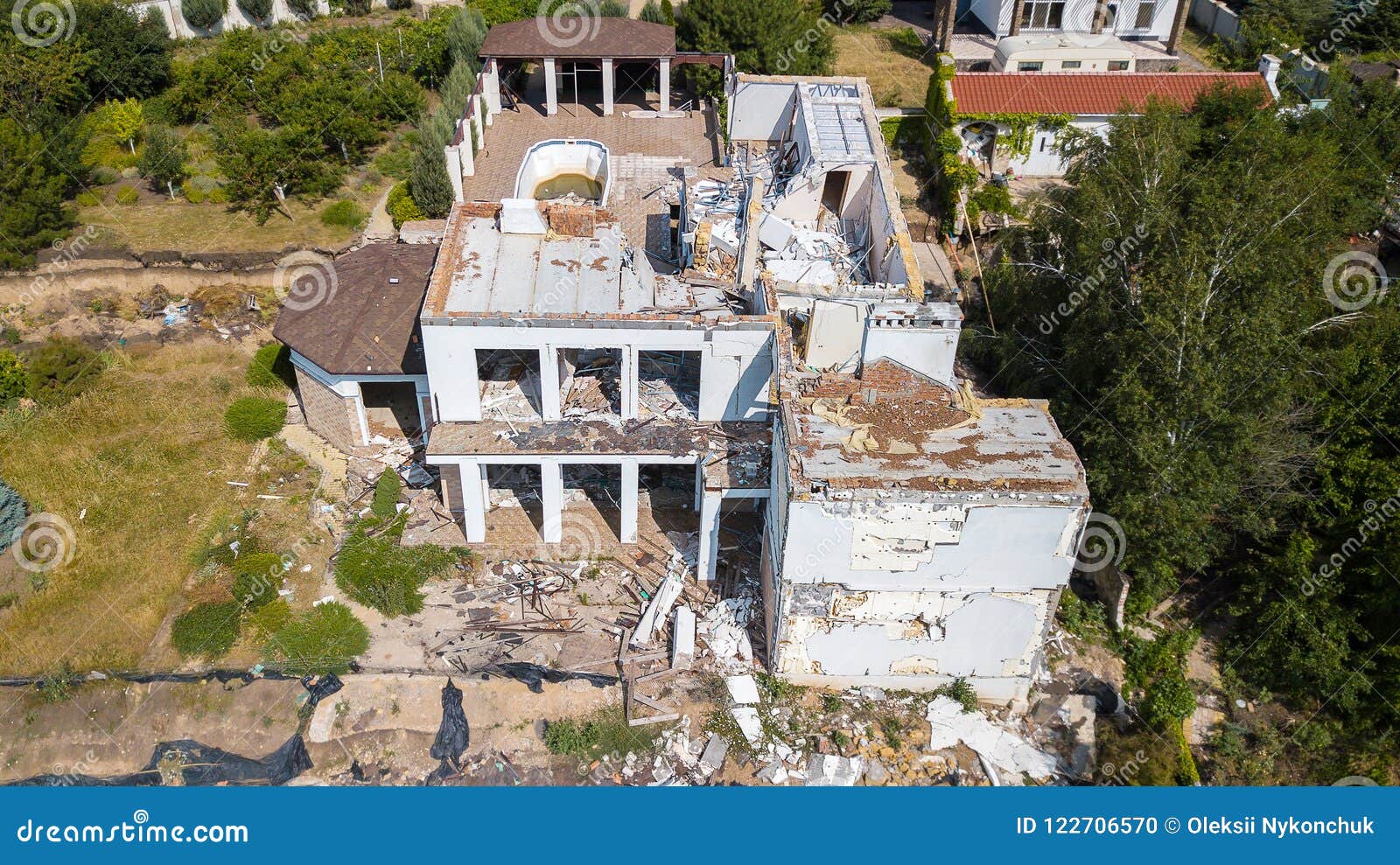 The Destroyed Luxury House after the Earthquake Stock Photo - Image of ...