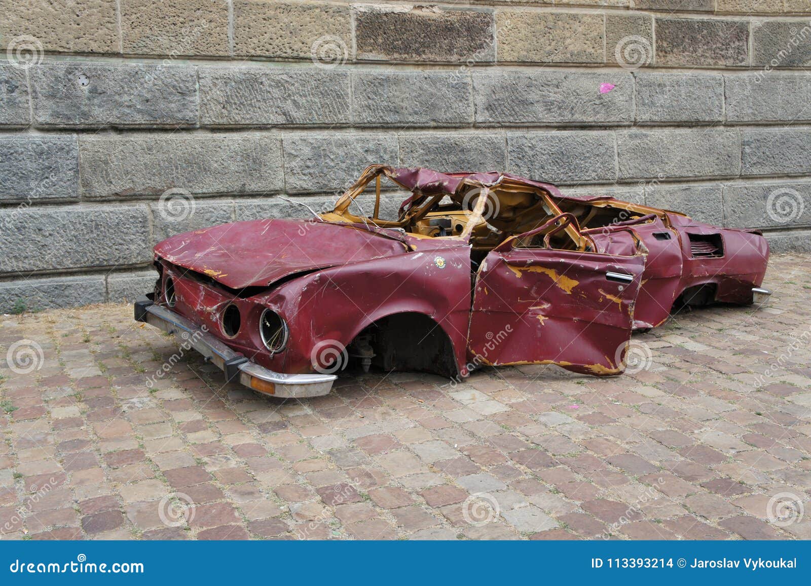 Destroyed Rusty Abandoned Truck Stock Photo | CartoonDealer.com #15136116