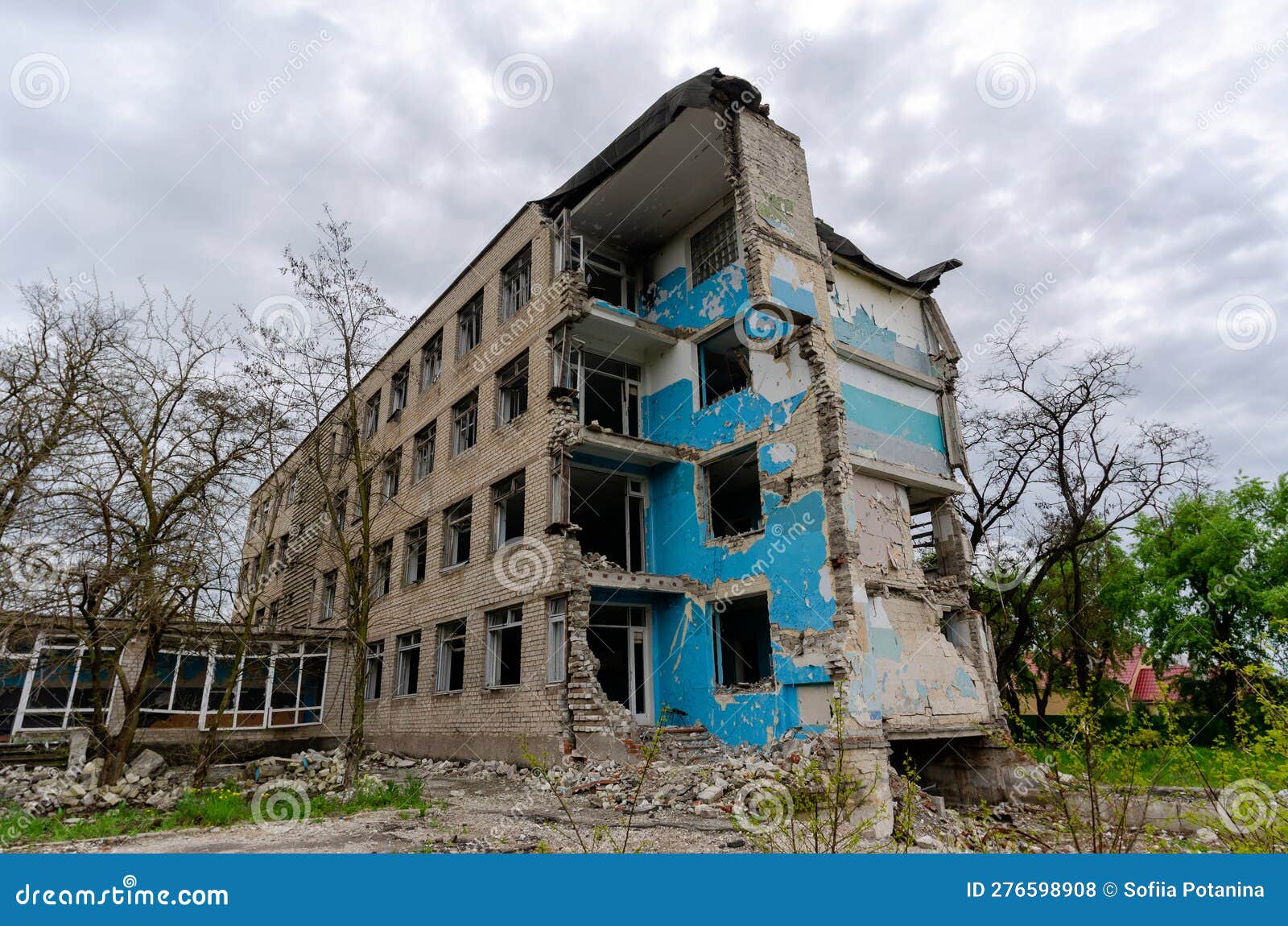 Destroyed School Building in Ukraine Editorial Stock Photo - Image of ...