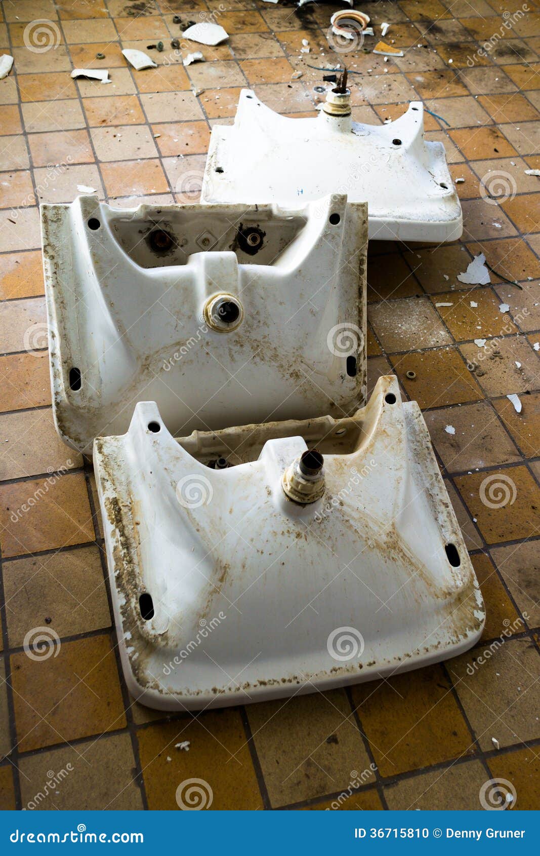 Destroyed sink stock photo. Image of chaos, leave, destroyed - 36715810