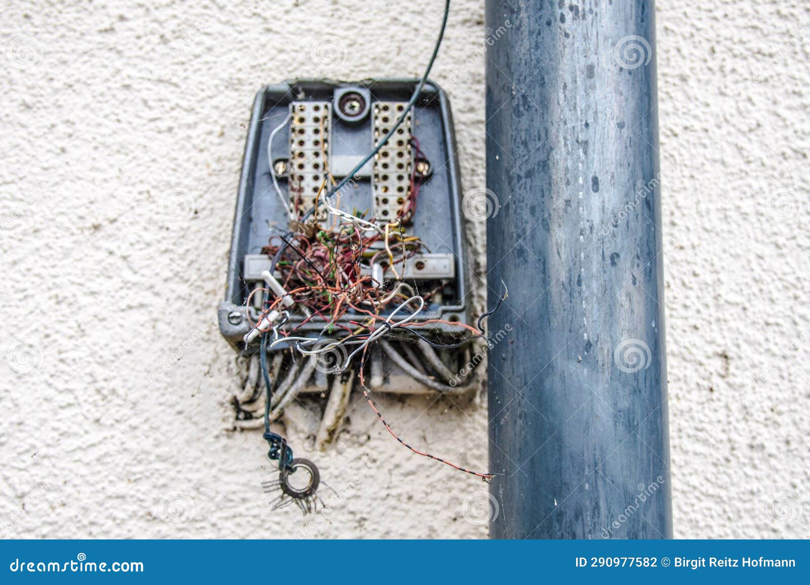 Destroyed wall distrubitor stock photo. Image of outdoor - 290977582