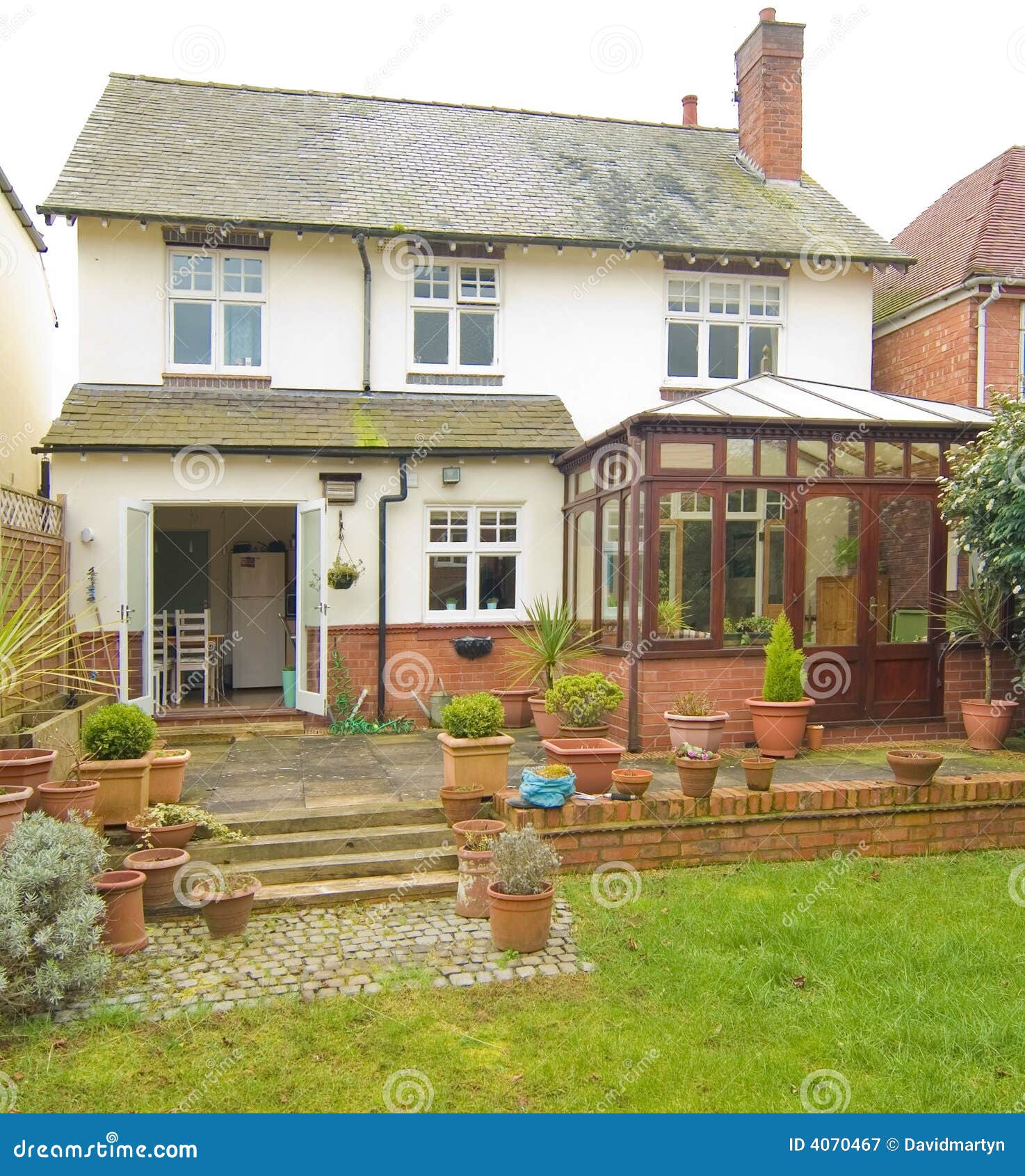 Detached House Royalty-Free Stock Photography | CartoonDealer.com #30962591