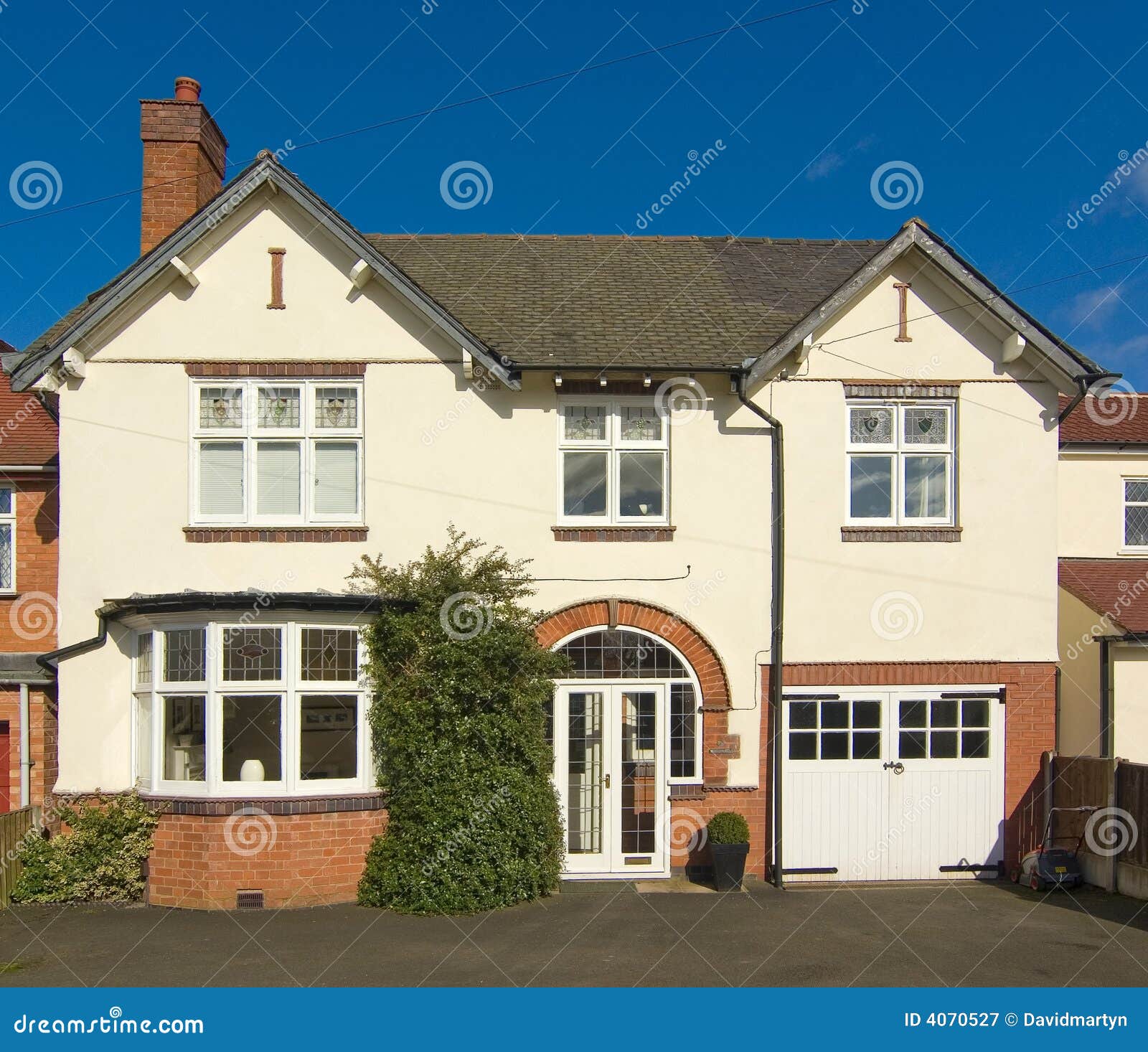 Detached house stock image. Image of entrance, letting - 4070527