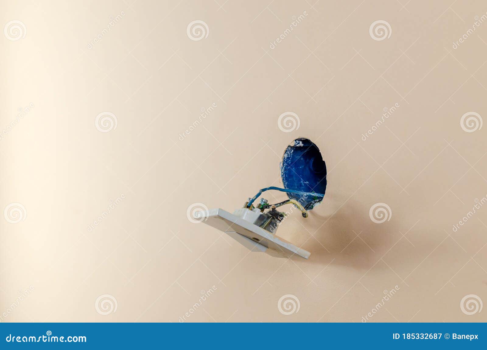 Detached a light switch stock image. Image of tool, repair - 185332687