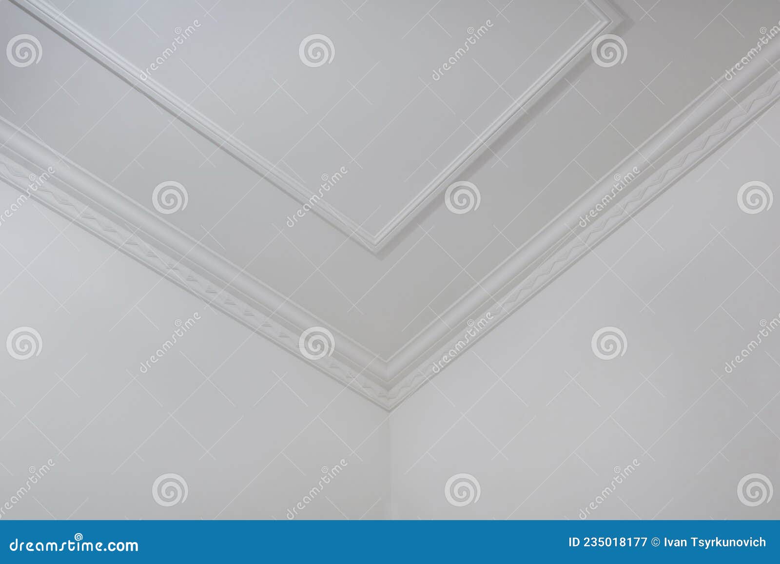 Detail of Corner Ceiling Cornice with Intricate Crown Molding Stock ...